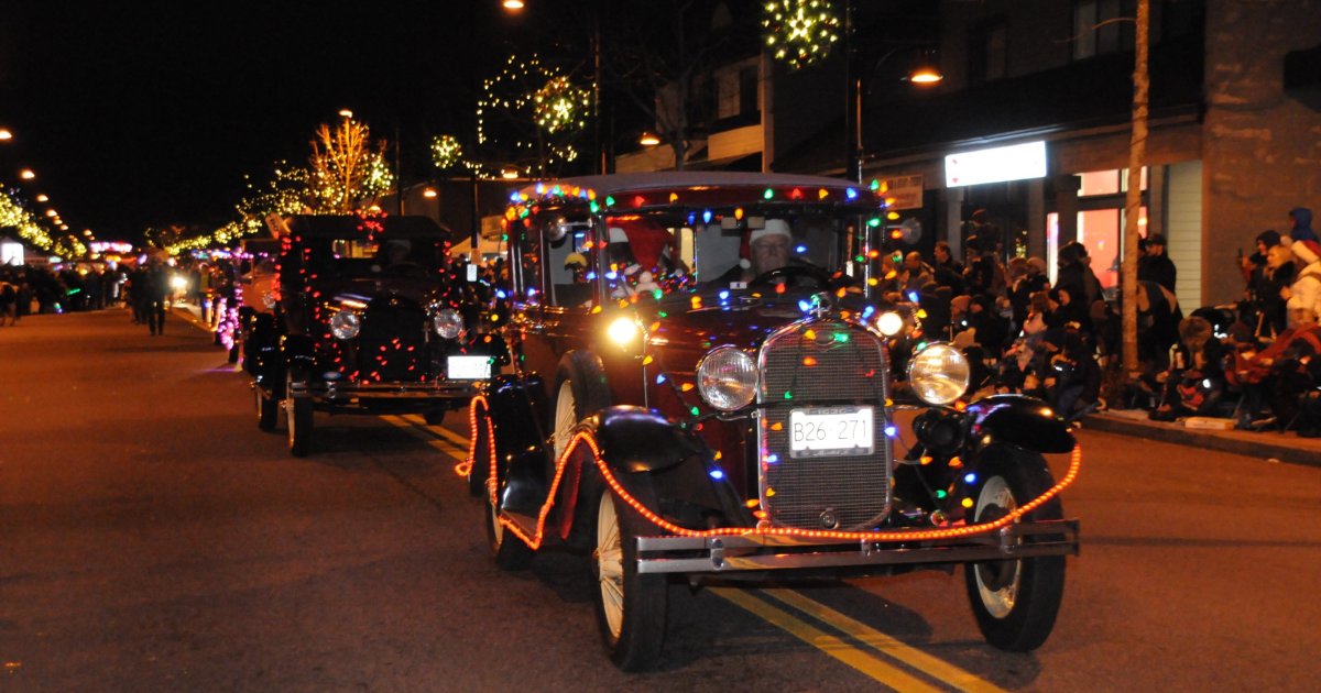 Surrey Santa Parade of Lights | Family Holiday Parade in Cloverdale, BC ...